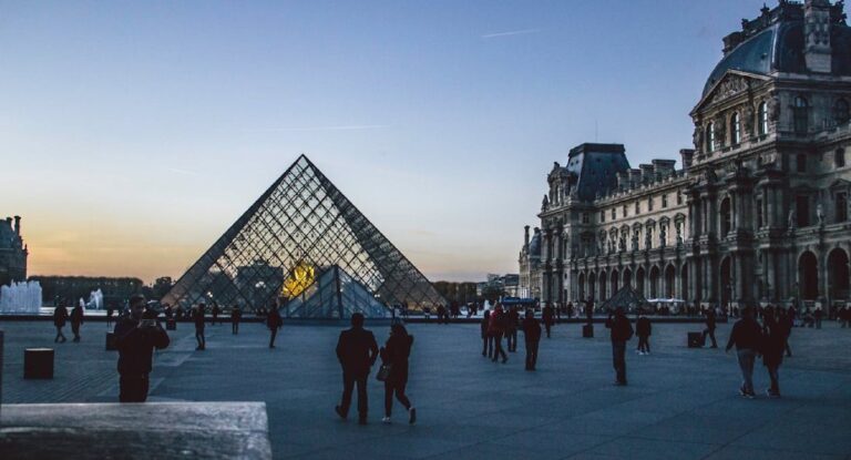 19 Tips For Visiting the Louvre Museum